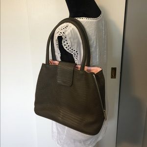 Essence Handbags on Poshmark